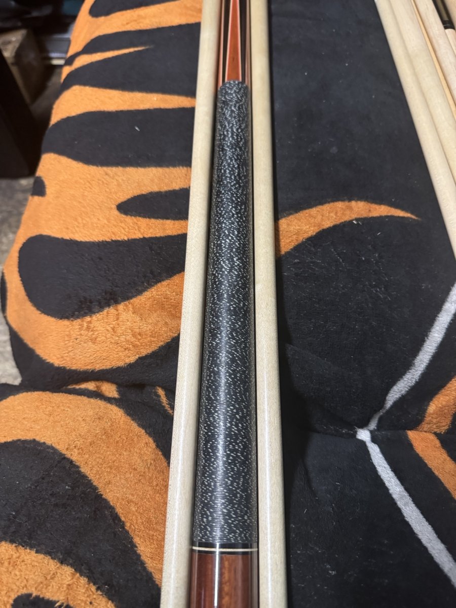 Kaiser (SW Type Cue) 2 shafts great playing cue | AzBilliards Forums
